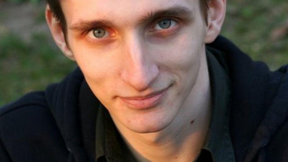 Fable video game team hunted down troll - BBC News