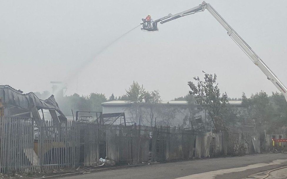 Birmingham fire: Crews still at Tyseley plastics factory blaze - BBC News