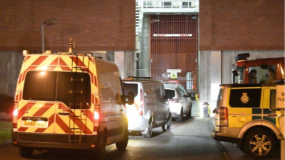 Swaleside Prison: Wing reclaimed after inmates take control - BBC News