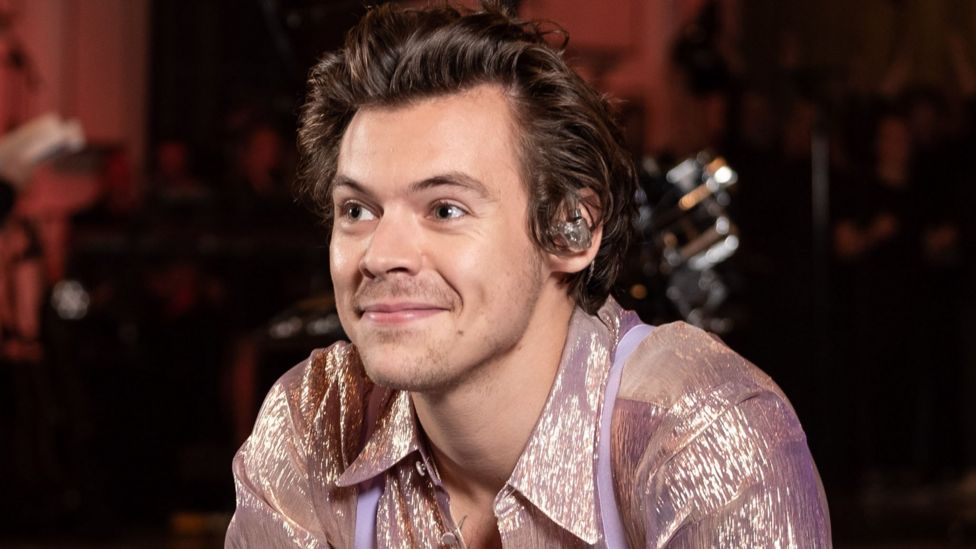 Harry Styles review: Singer uses power of positivity to delight Brixton ...