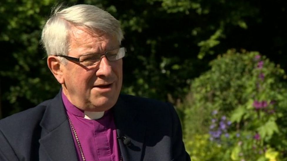 Leicester Bishop Rt Rev Tim Stevens holds last service - BBC News