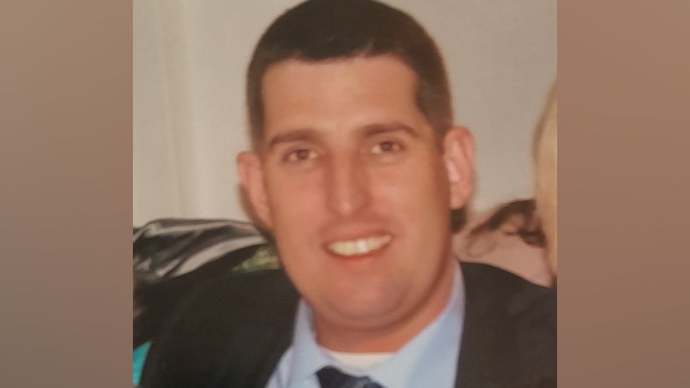 Man killed in Bootle stabbing was larger-than-life, family say - BBC News