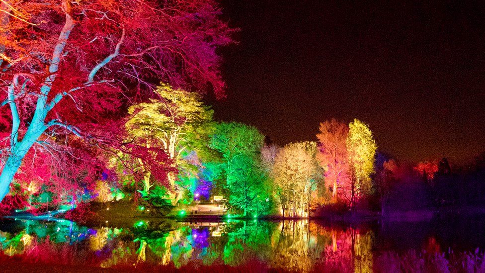 Spectacle of Light festival returns to Compton Verney - BBC News