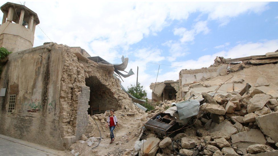 Syria conflict: Aleppo ceasefire extended by three days - BBC News