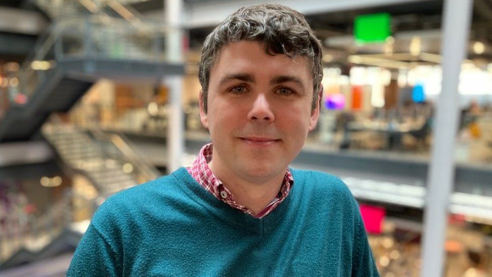 Ffermwyr yn 'ofni codi llais' o blaid cynllun dadleuol - BBC Cymru Fyw