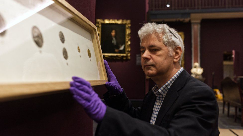 Cambridge Fitzwilliam Museum to reopen after major project - BBC News