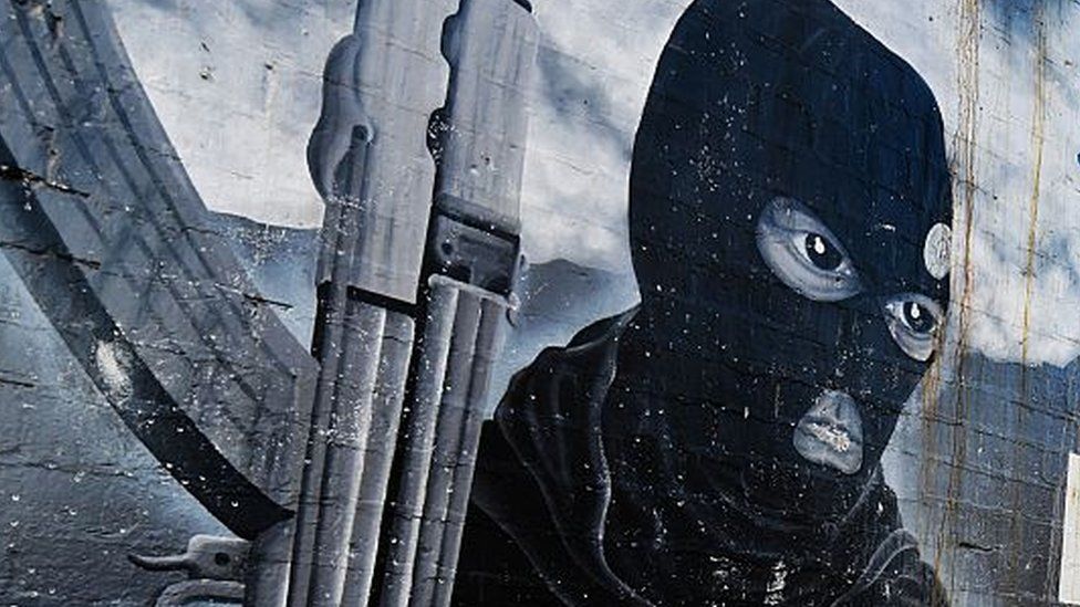 Loyalist paramilitaries: Who are the groups in Northern Ireland? - BBC News