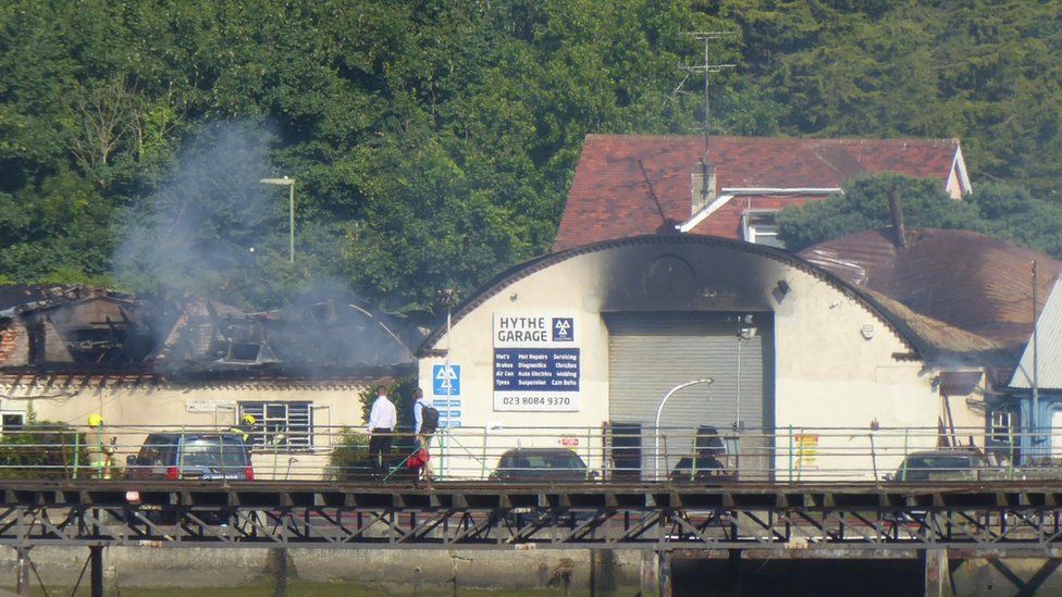 Fire breaks out near Hythe ferry pier - BBC News