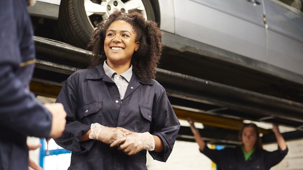 Work visits result in fewer young 'Neets' - BBC News