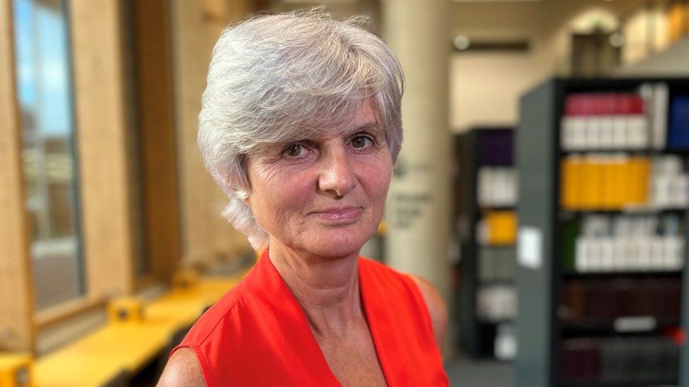 Dad of stabbed Milton Keynes teen continues bleed kit roll-out - BBC News