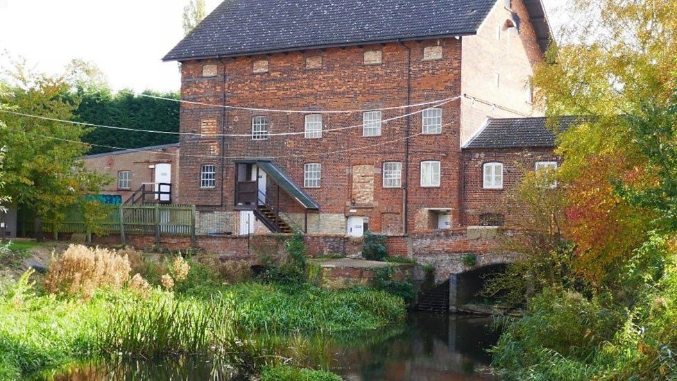 Sharnbrook Mill Theatre's curtain up after £60k revamp - BBC News
