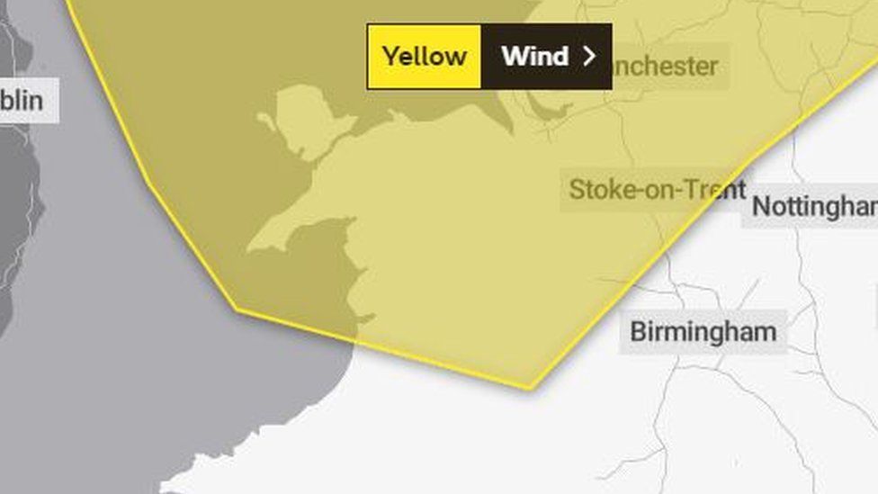 High winds cause disruption in Wales for second day - BBC News