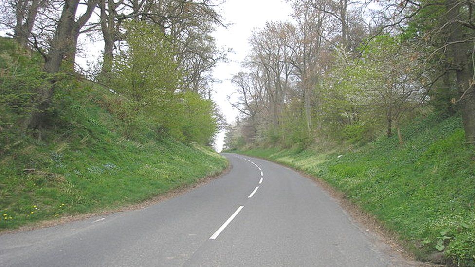 Woman killed in single-car crash near Kelso is named - BBC News