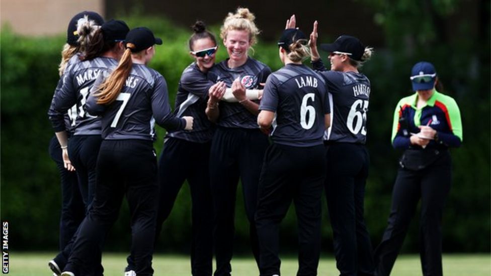 North West Thunder to headline T20 double header with Lancashire Lightning - BBC Sport