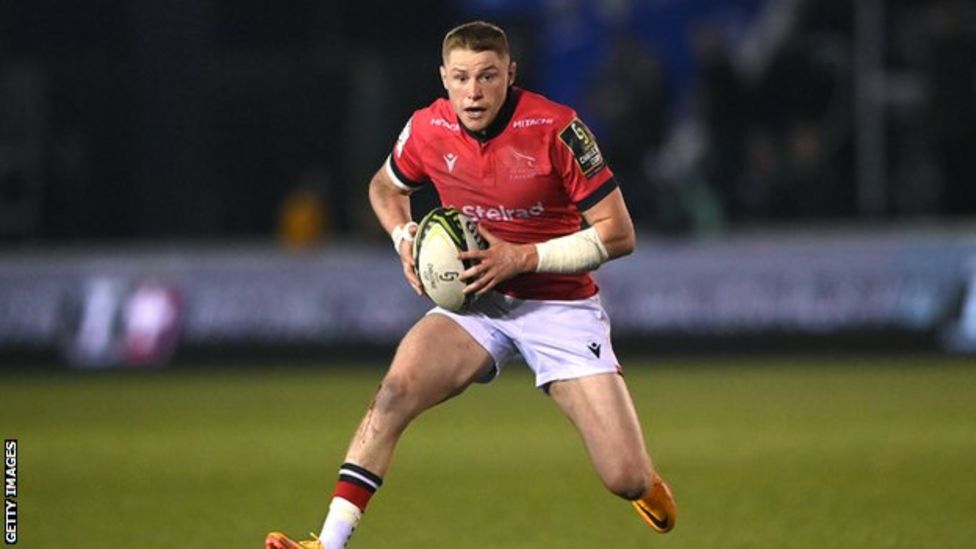 Tom Penny: Full-back extends contract with Newcastle Falcons - BBC Sport
