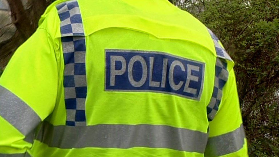Images released of Colne sex assault intruder suspect - BBC News