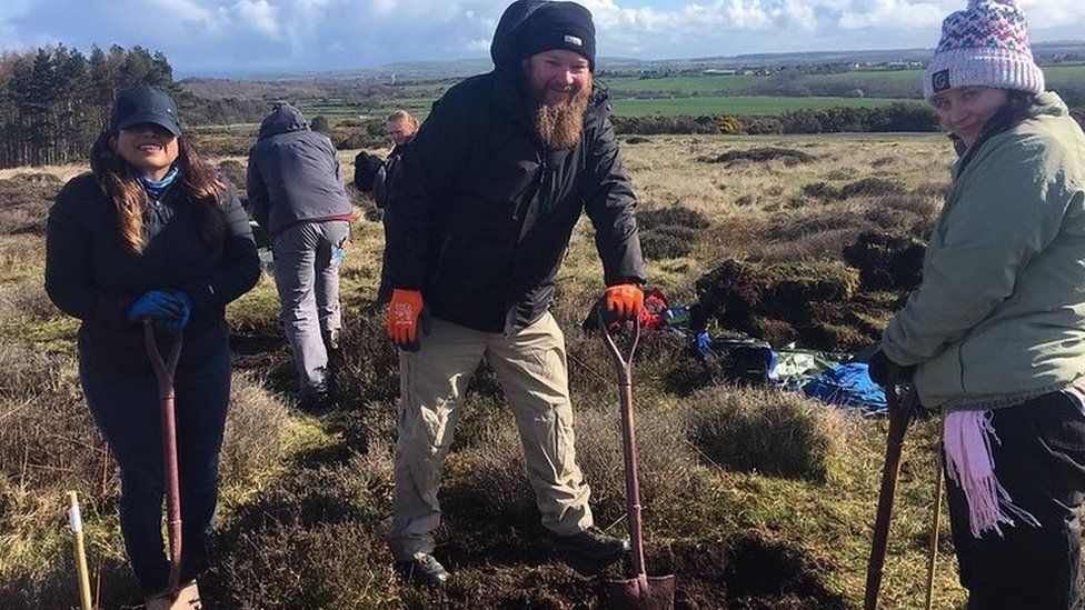North York Moors community dig resumes at Bronze Age village site - BBC ...