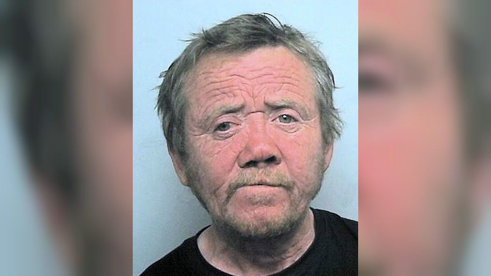 Stephen Frith death: Smoker may hold clue to murder - BBC News