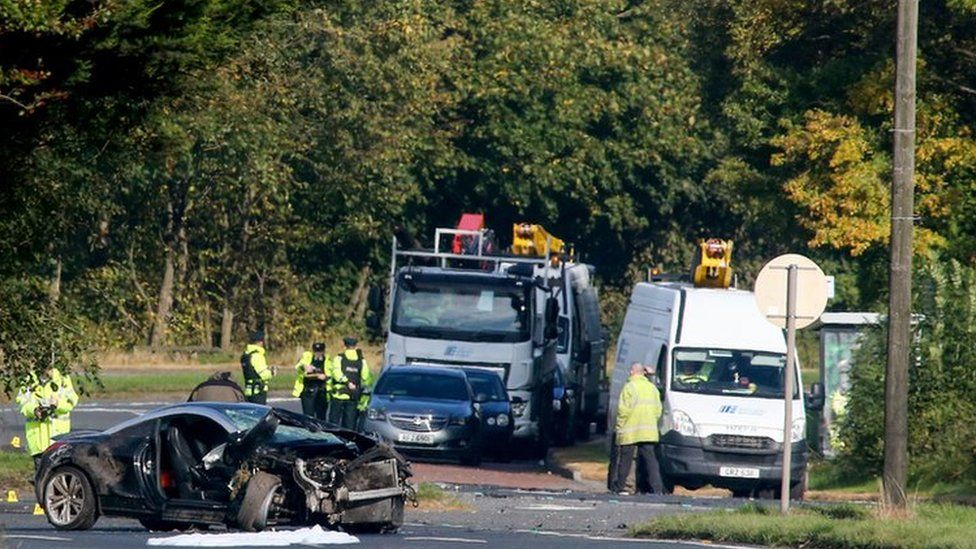 A1 crash: Woman in critical condition - BBC News