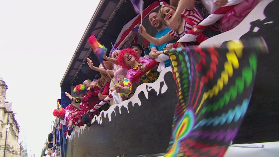Manchester Pride: Thousands line the streets for parade - BBC News