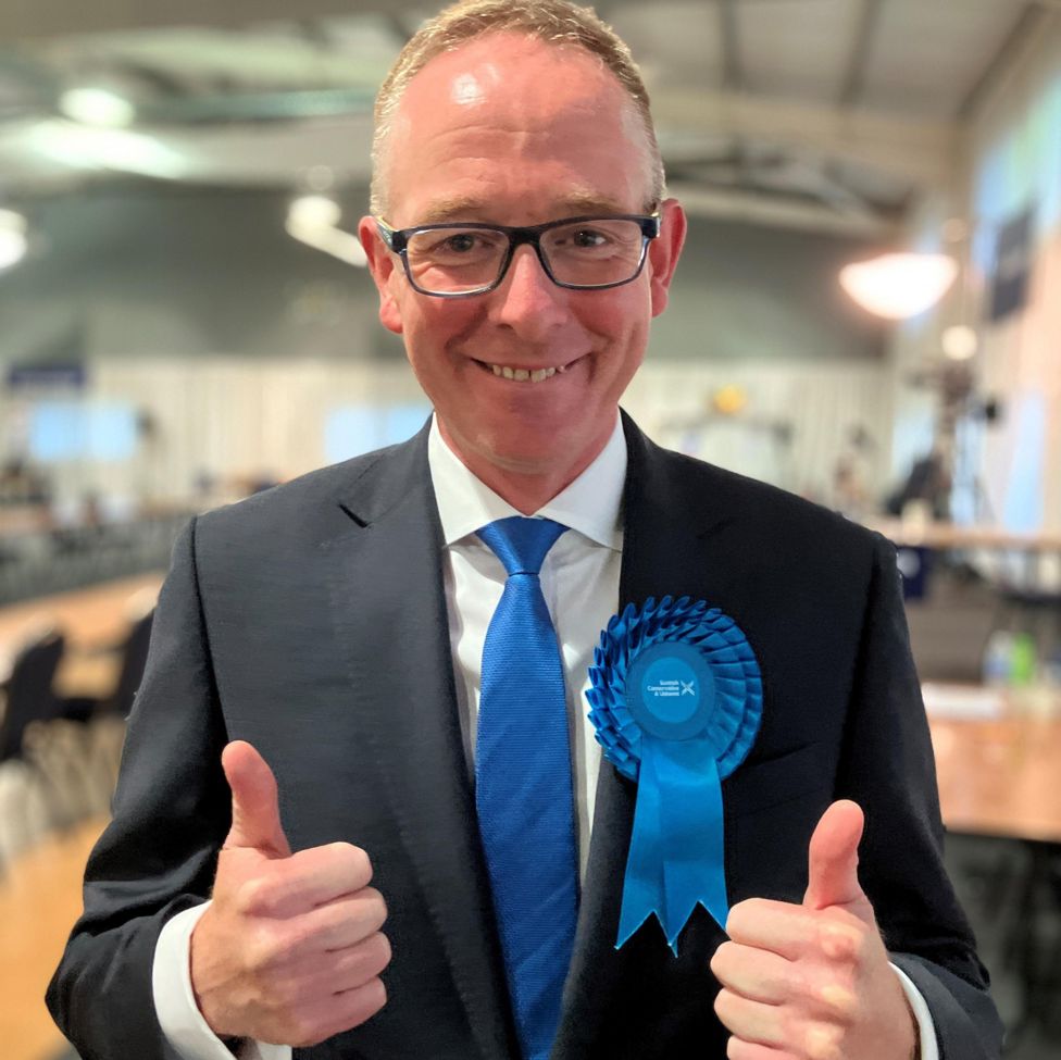 Conservatives keep hold of southern Scotland seats - BBC News