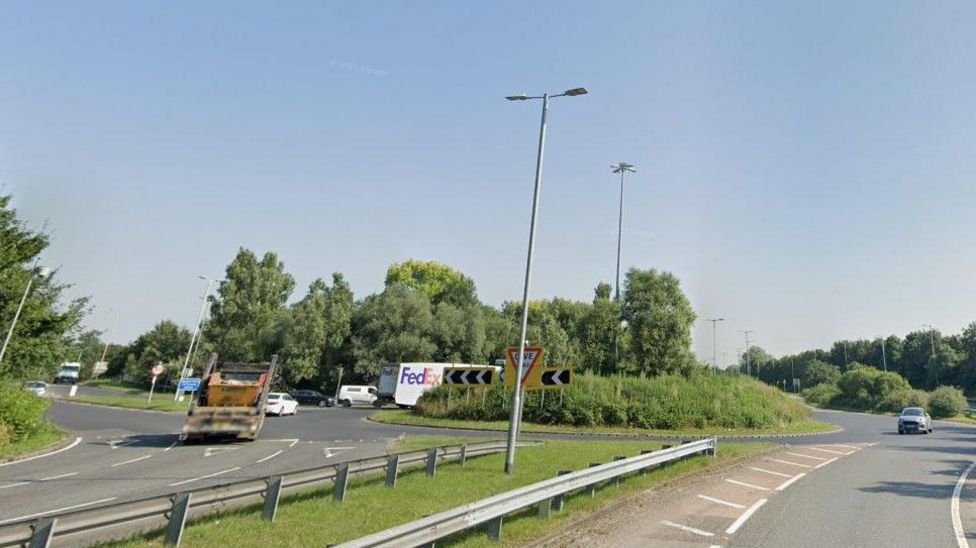 Watford: Motorcyclist, 19, dies in crash with car - BBC News