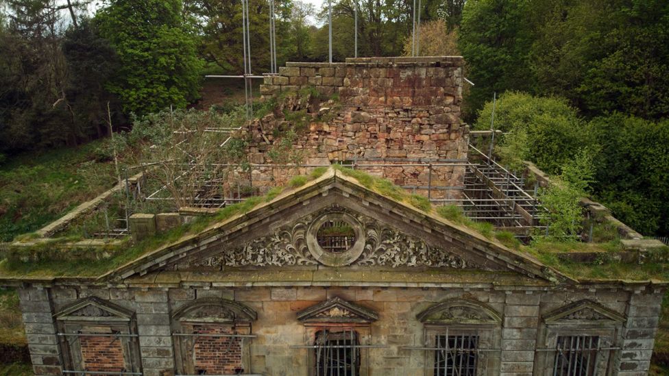Crumbling historic mansion Mavisbank House saved by £5m award - BBC News