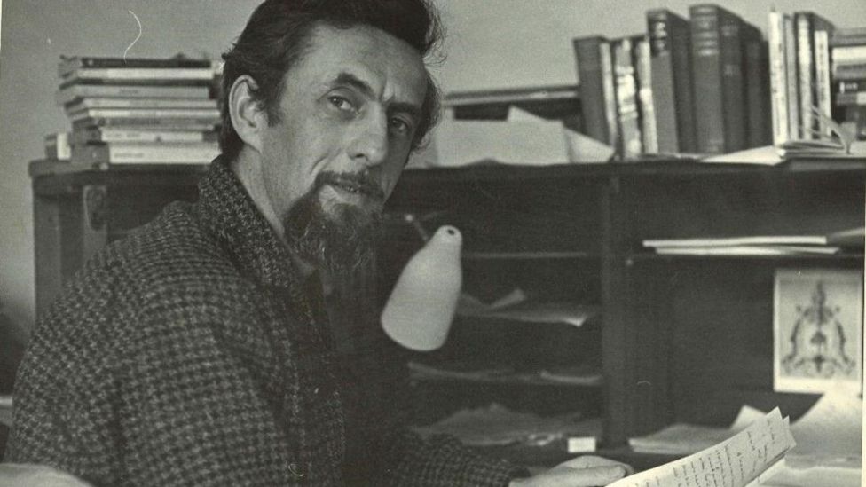 Dear Green Place author Archie Hind gets 'limelight he deserves' - BBC News