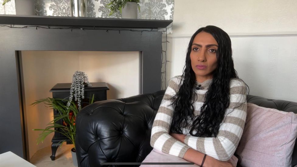 GMP: Woman alleging police assault has 'no faith' in case review - BBC News