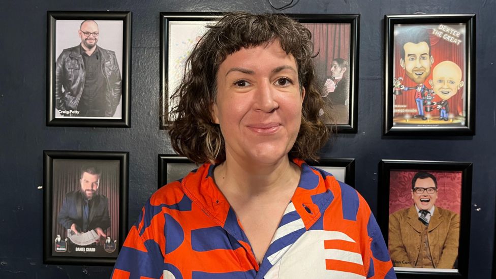 Comedians to represent 'fantastic' Bristol at Edinburgh Fringe - BBC News