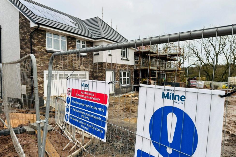 We live on a building site after Stewart Milne collapse - BBC News