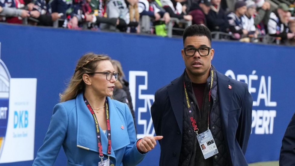 Phoebe Schecter: NFL broadcaster turned flag football player - BBC Sport