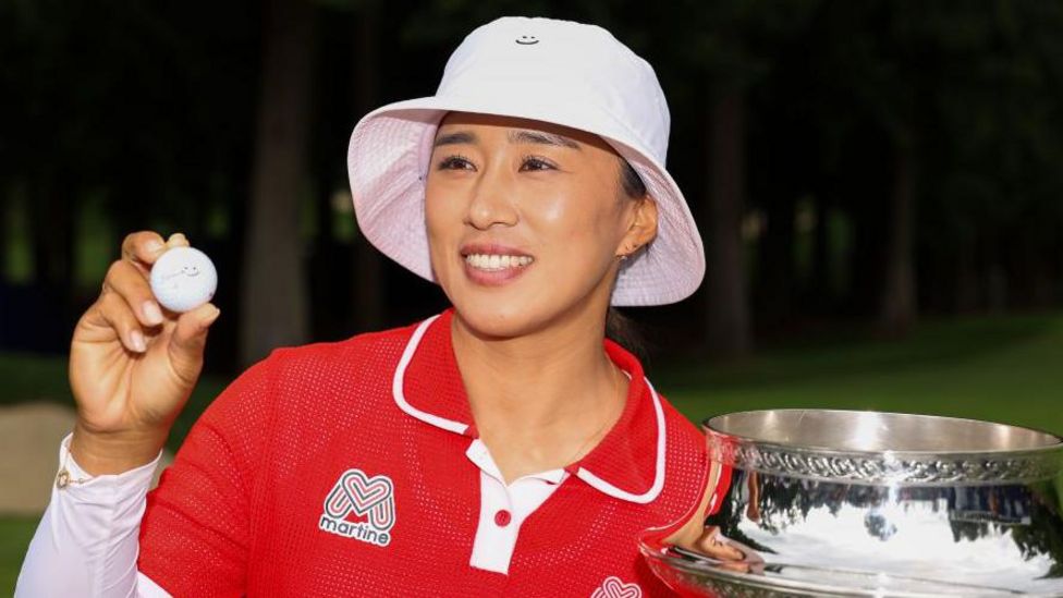 Women's PGA Championship: Amy Yang wins first major - BBC Sport
