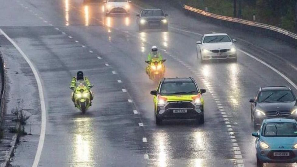 Blood bike: Fundraiser to repair Sussex's life-saving motorcycle - BBC News
