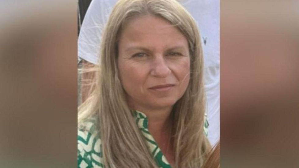 Hope for Chester-le-Street mum waiting 11 years for new kidney - BBC News