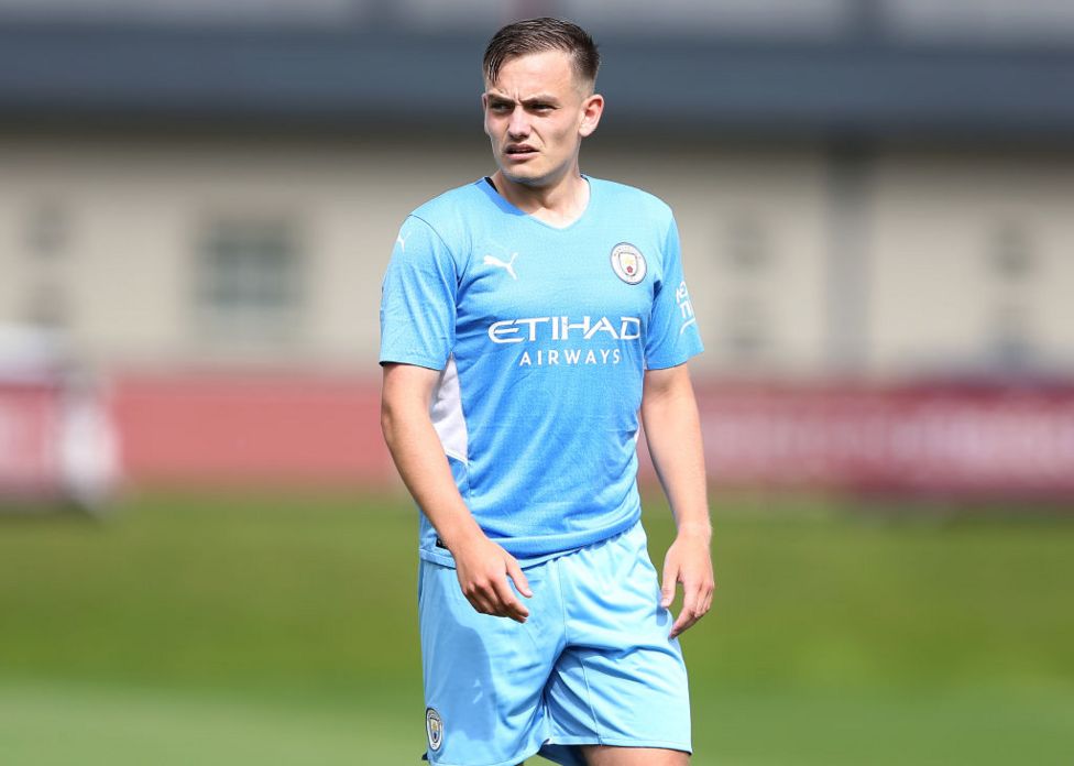 Bolton joins Salford on permanent deal - BBC Sport