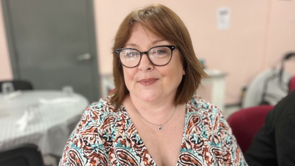 Mike Nesbitt: Addressing inequalities 'central to health reform' - BBC News