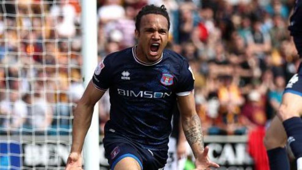 Colchester sign defender Ben Goodliffe & striker John-Kymani Gordon ...