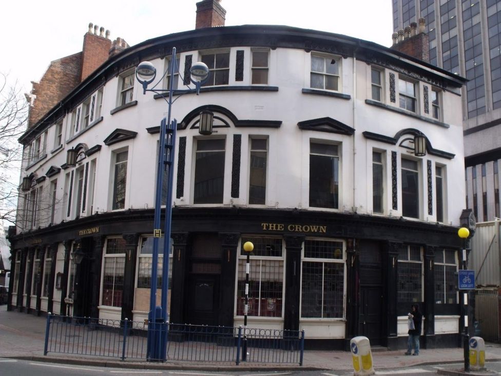'Birthplace of metal' pub The Crown given listed status - BBC News