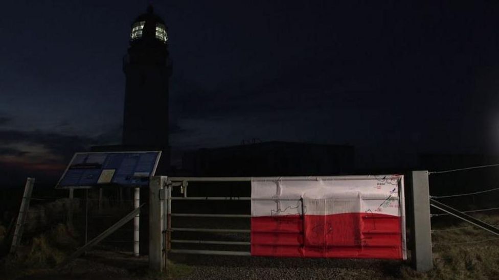 Polish runner sets new time for gruelling Cape Wrath Trail - BBC News