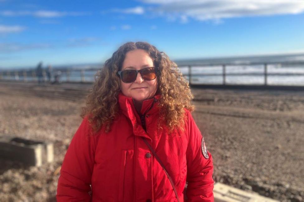 Clean-up resumes after Stonehaven seafront damage - BBC News