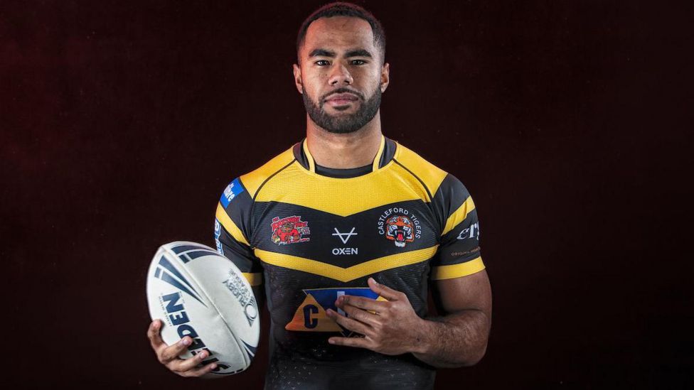 Castelford Tigers hand Jason Qareqare and George Hill contracts - BBC Sport