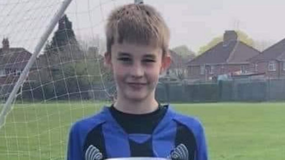 Bristol stabbing: Max Dixon's death 'ripped our family apart' - BBC