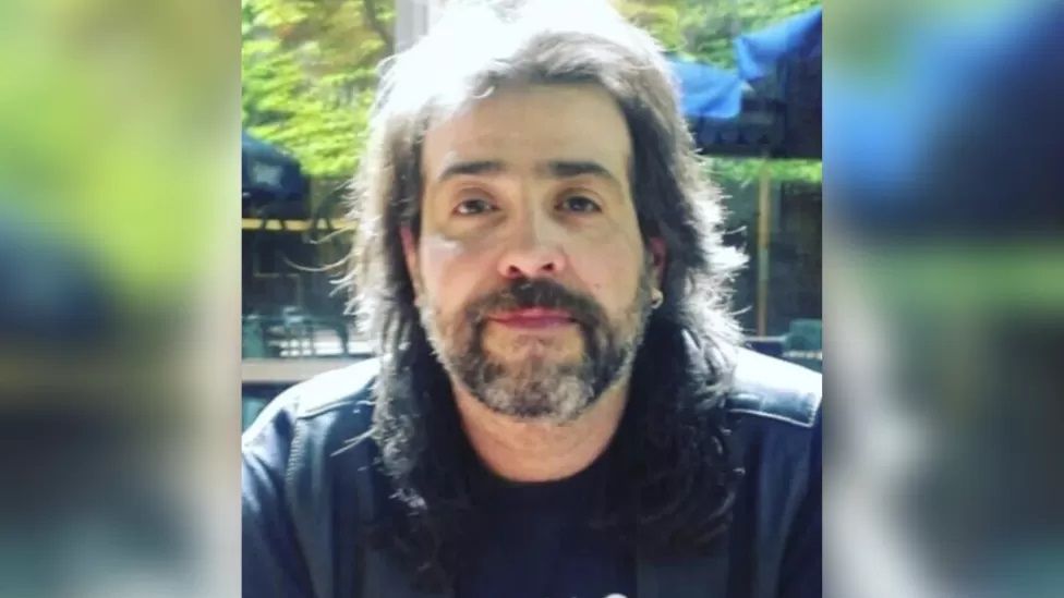 Dublin tourist assault: US man out of coma, sons say - BBC News