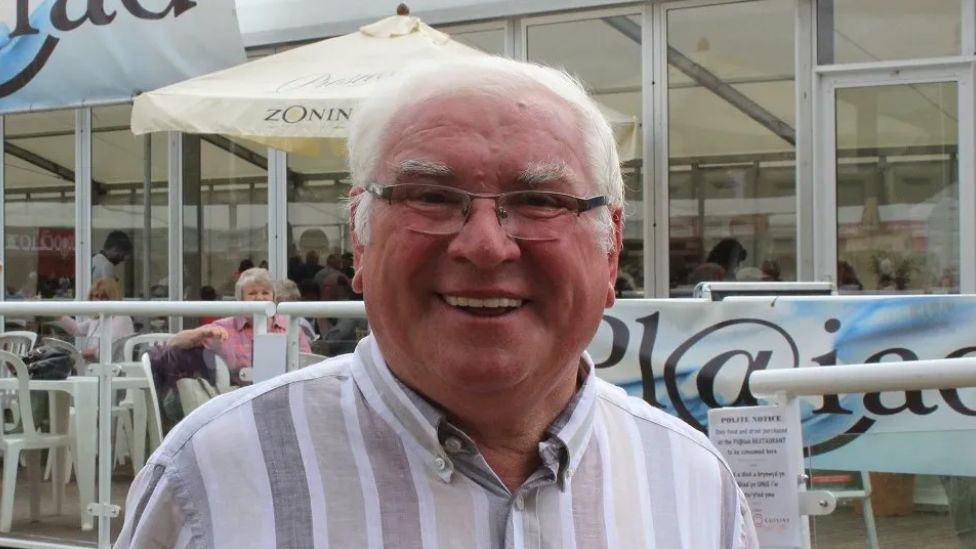 Dai Jones Llanilar - portread i godi arian i'r Sioe Fawr - BBC Cymru Fyw