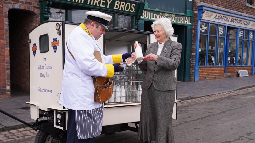 Retired Black Country milkman keeping his dad's trade alive - BBC News