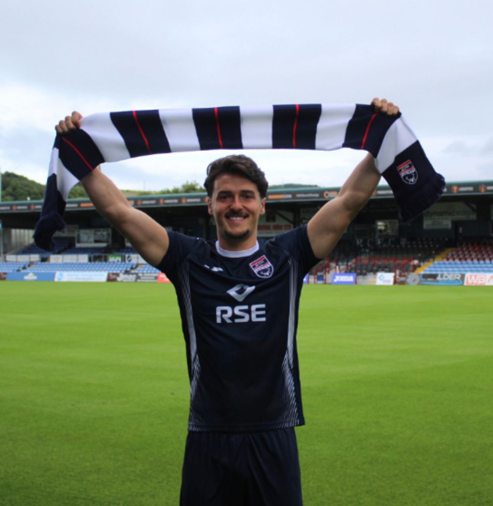 Brown brings 'a wealth of experience' - BBC Sport