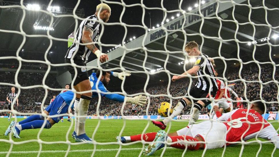 'Only talking point of the game was the controversial goal' - BBC Sport