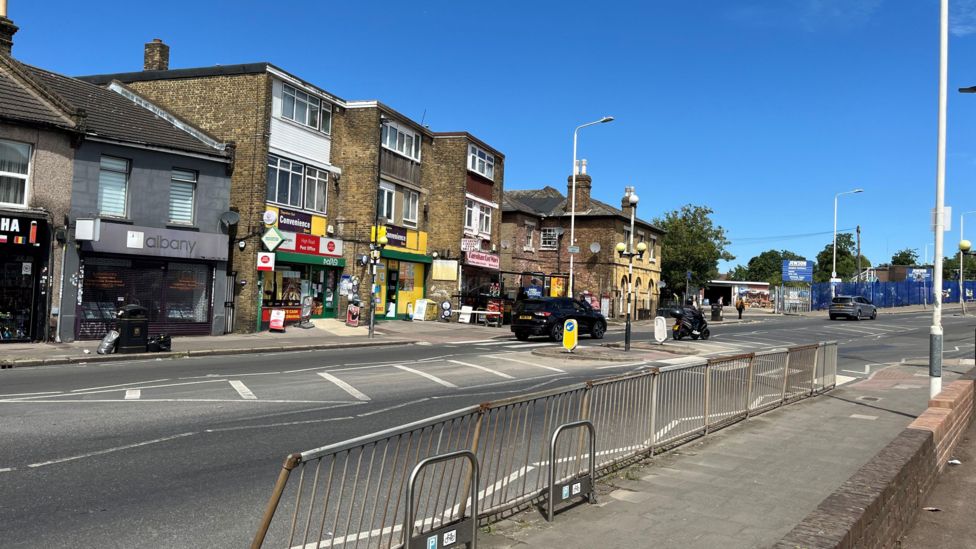 Barking and Dagenham residents: 'We feel forgotten' - BBC News