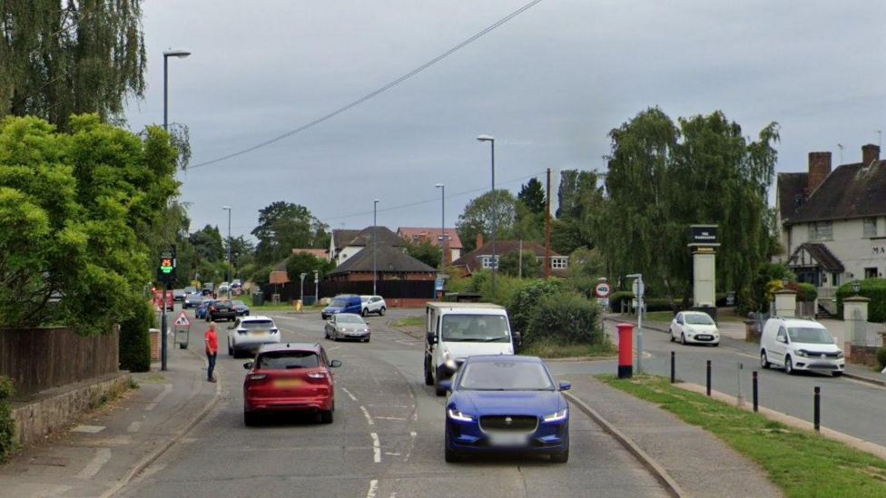 New traffic lights planned for Derby junction - BBC News